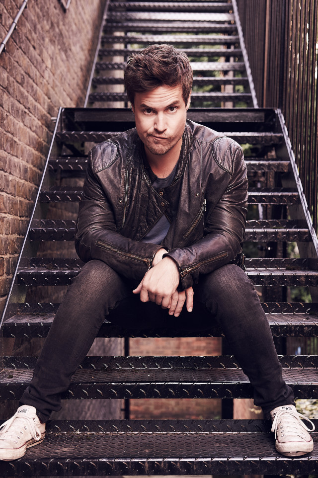 neil-thomas-home-ep-2 – Louise et Hélène